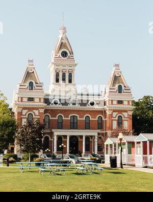 Livingston County - old Courthouse in Pontiac, Illinois Stock Photo - Alamy