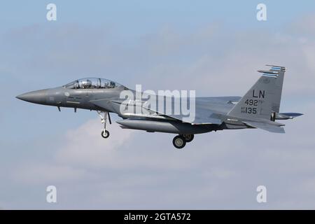 Flagship from the 492nd Fighter Squadron landing at RAF Lakenheath ...