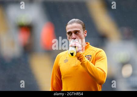 Tom Eaves #9 of Hull City warms up before the game Stock Photo - Alamy