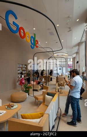 Google store in Chelsea Manhattan NYC Stock Photo - Alamy