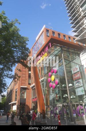 Corvin Plaza shopping centre exterior Corvin-negyed the Corvin Quarter ...