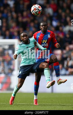 Marc Guehi #6 of Crystal Palace and Ademola Lookman #37 of Leicester ...
