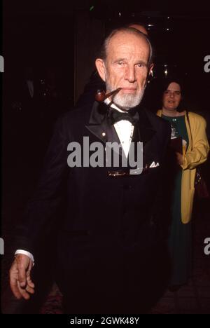 Hume Cronyn 1990 Credit: Ralph Dominguez/MediaPunch Stock Photo - Alamy