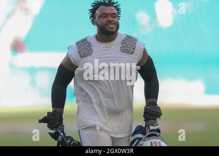 Miami Dolphins offensive tackle Austin Jackson during an NFL football ...