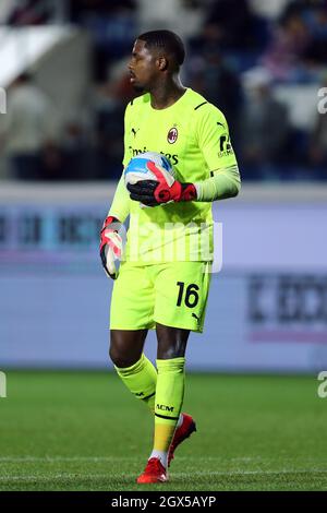 Mike Maignan of AC Milan looks on during the Serie A Enilive match ...