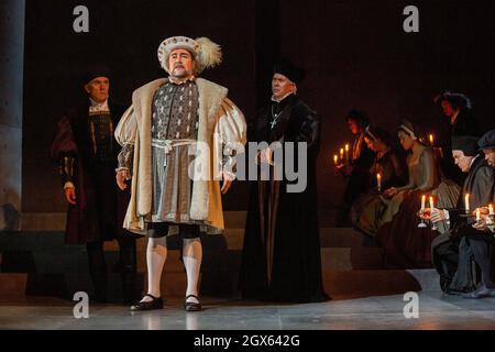 l-r: Nathaniel Parker (King Henry VIII), Giles Taylor (Archbishop ...