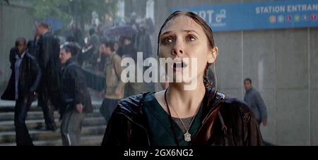 ELIZABETH OLSEN, GODZILLA, 2014 Stock Photo - Alamy