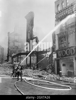 1940 London Firemen WW2 Blitz Bombing City Centre brave courageous ...