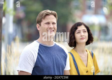 LOVE STRIKES TWICE, from left: Wyatt Nash (back to camera), Katie ...