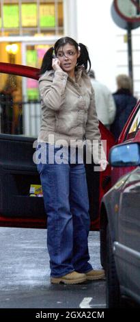 Ex Hearsay singer and wife to Jack Ryder, Kym Marsh Xmas shopping with ...