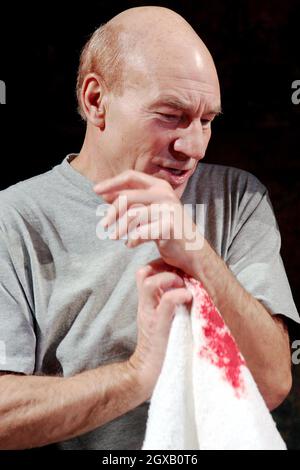 Patrick Stewart and Joshua Jackson to star in "A life in the Theatre ...