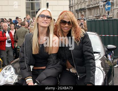 Pepa from the band Salt N Pepa and Caprice posing with Gumball host and ...