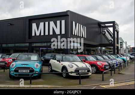 A Sytner Mini car dealership in a U.K. city Stock Photo - Alamy