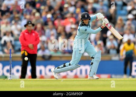 England's Joe Root bats Stock Photo - Alamy