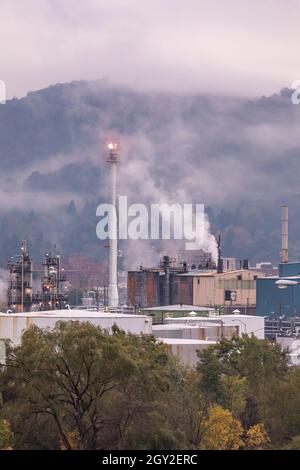 Bradford, Pennsylvania - The American Refining Group oil refinery ...
