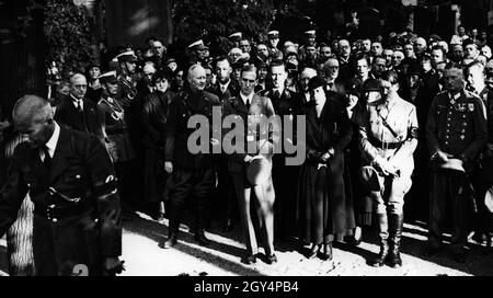 Helene Bechstein, Adolf Hitler at the funeral of Edwin Bechstein, 1934 ...