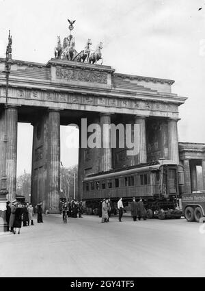The railroad car where the armistice was signed on November 11, 1918 ...