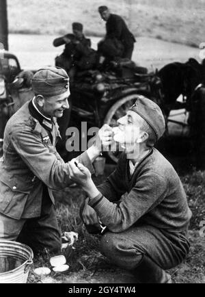 Wehrmacht soldiers take a break during the retreat, 1944 Stock Photo ...