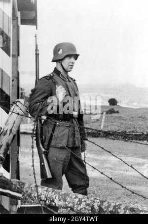 German border guards at the French-Swiss border. (undated photo ...