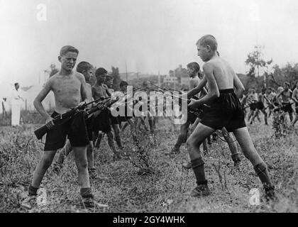 "Italian youths of the fascist Opera Nazionale Balilla, packed with ...
