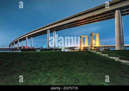 pictures of kingsferry bridge & cross the link from sheerness to ...
