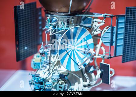 Communications Array space rover transmitter Stock Photo - Alamy