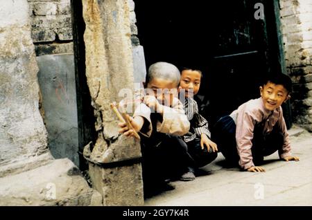 Huo zhe To Live Year : 1994 - China / Hong Kong Director : Yimou Zhang ...