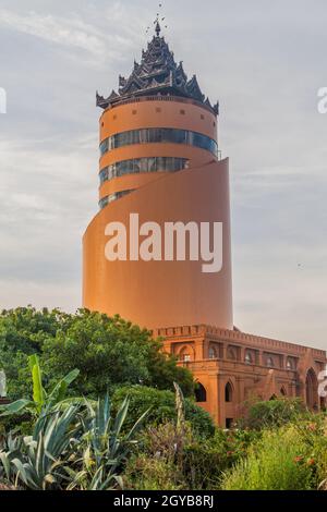 Viewing tower in Bagan, Myanmar Stock Photo - Alamy