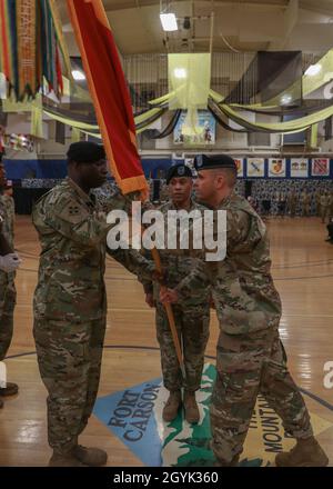 Command Sgt. Maj. Jelani Edwards the incoming Division Artillery, 4th ...