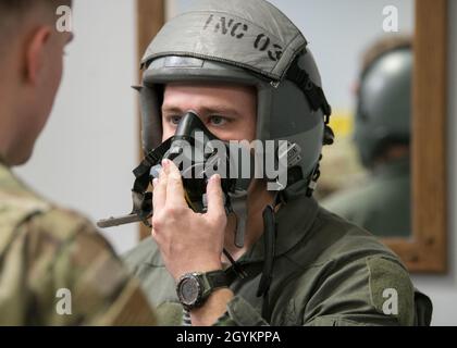Okla. Army National Guard Recruiter, Staff Sgt. James Kimball climbs ...
