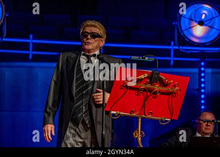 Duesseldorf, Germany. 08th Oct, 2021. The singer Heino performs at the ...