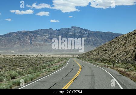 House Range and the road - Hwy 50, Utah Stock Photo - Alamy