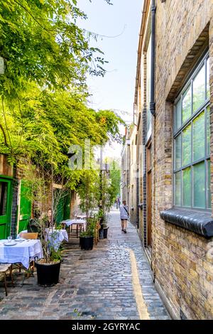 London victorian alley Street Stock Photo - Alamy