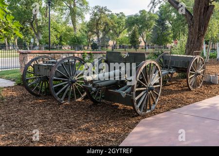 A horse-drawn U.S. Army 3-inch M1905 field gun and caisson at the Ft ...