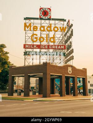 Tulsa, Oklahoma,Meadow Gold Sign on Route 66 Stock Photo - Alamy