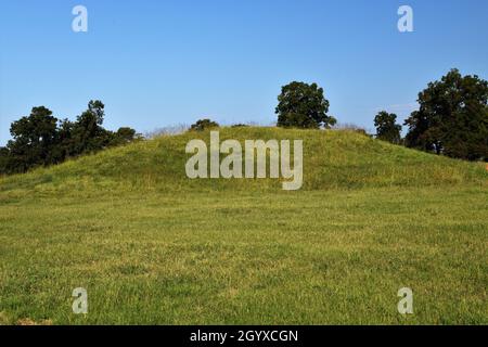 Indian mounds at the Toltec Mounds Archeological state Park Stock Photo ...