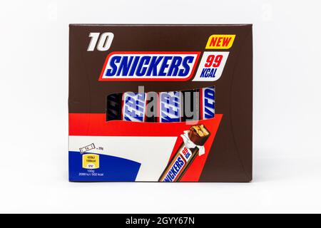 Snickers 99kcal Chocolate Snack Bars Multipack 10 Pack Stock Photo - Alamy
