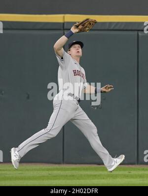 Houston Astros center fielder Jake Meyers tries to catch a single by ...