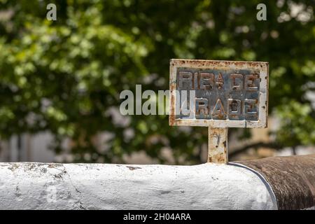 Ancient Roman bridge over Arade River in Silves, Algarve Portugal Stock ...