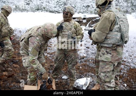 U.S. Army combat engineers assigned to the 1220th Engineer Company from ...