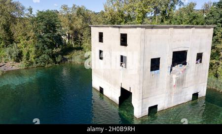 Abandoned quarry in Verplanck Hamlet in New York State, USA Stock Photo ...