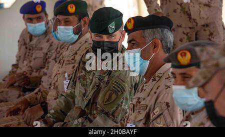 A United Arab Emirate General Officer discusses training with U.S. Army ...