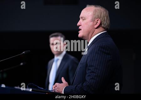Washington Headquarters Services Director Thomas Muir swears in Defense ...