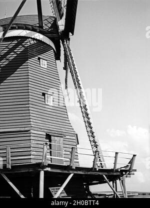 Windmühle in Cranz, Ostpreußen, 1930er Jahre. Windmill at Cranz, East ...