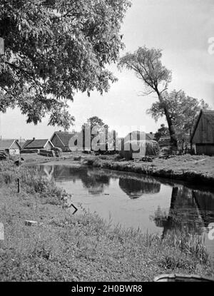 Das Dorf Inse im Memeldelta in Ostpreußen, 1930er Jahre. The village ...