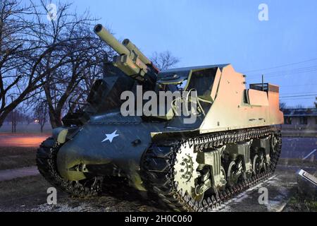 M7 priest self propelled 105 millimeter howitzer tank Stock Photo - Alamy