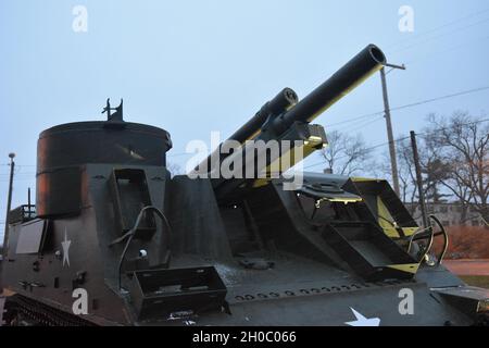 M7 priest self propelled 105 millimeter howitzer tank Stock Photo - Alamy