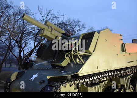 M7 priest self propelled 105 millimeter howitzer tank Stock Photo - Alamy