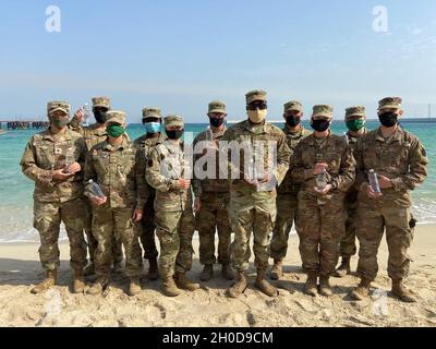 U.S. Soldiers with Alpha Company, 628th Aviation Support Battalion ...