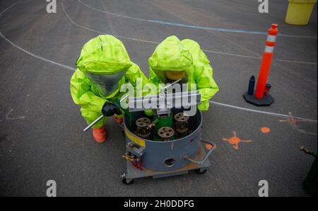 San Diego Fire-Rescue Hazmat Chrlorine Leak Training Stock Photo - Alamy